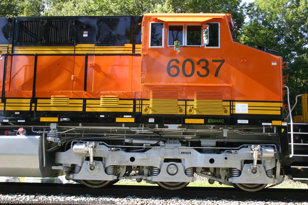 BNSF 6037